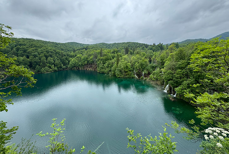 Cómo visitar los lagos de Plitvice (Croacia): cómo llegar, precio ...